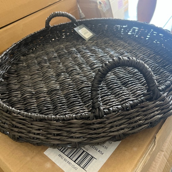 Threshold | Other | New Threshold Large Round Wicker Tray With ...
